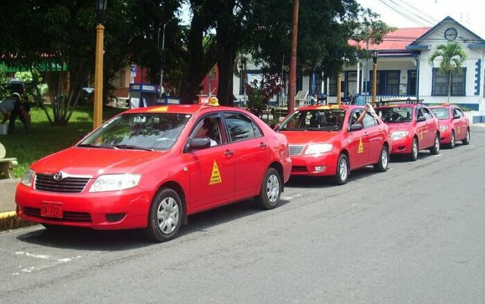 ARESEP tramita aumento de ¢10 en tarifa ‘banderazo’ de taxis rojos ...